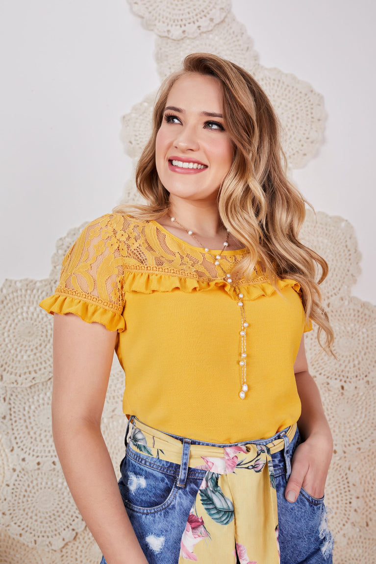 Pretty at Work | Demure by Laura